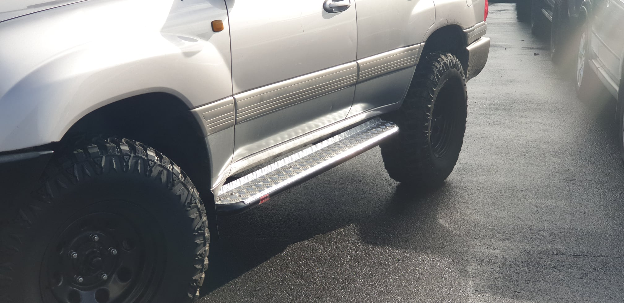 Durable Side Steps for 4x4 Vehicles – MCC 4x4