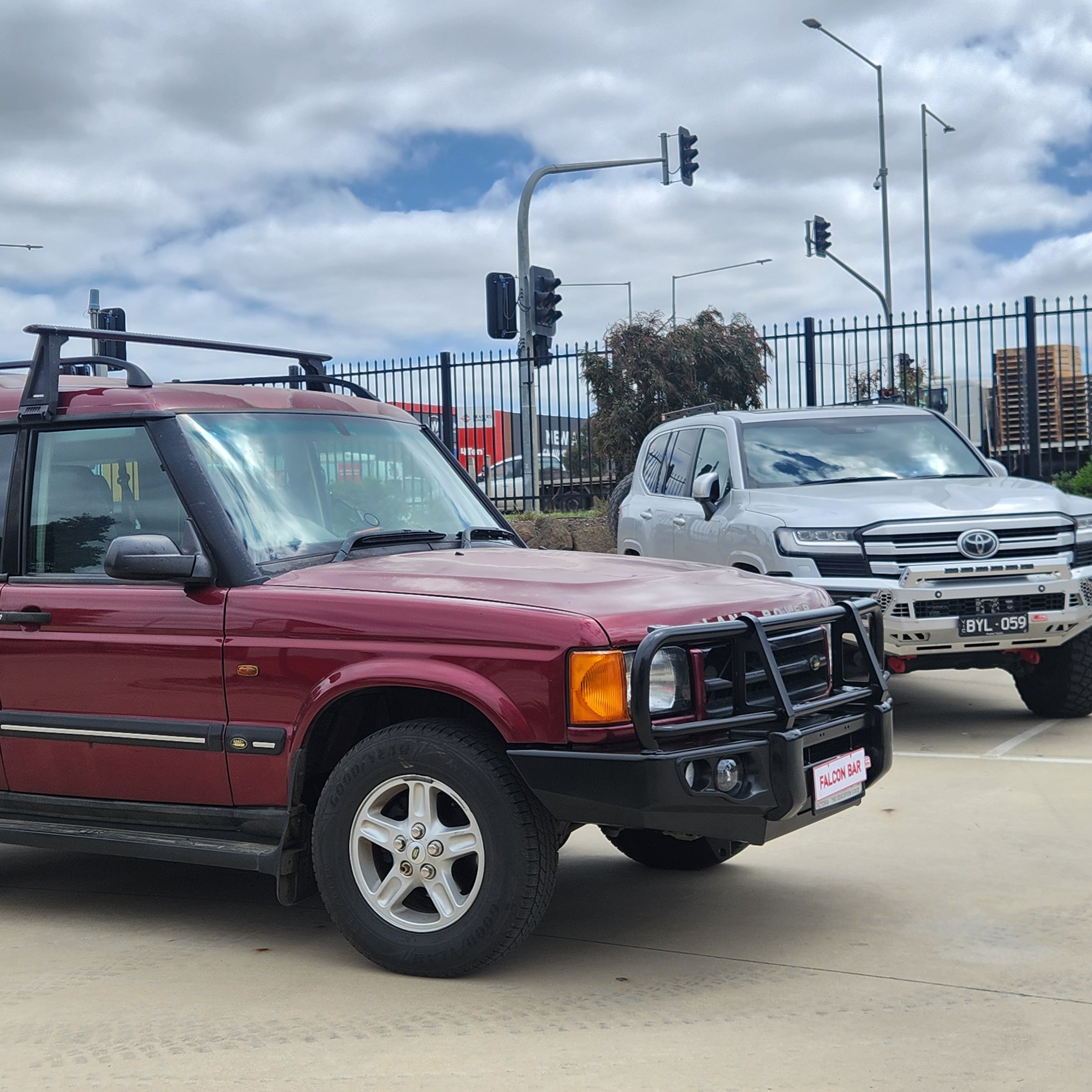 Discovery 1 & 2 1989-2004 Falcon Bull Bar (Black) – MCC 4x4