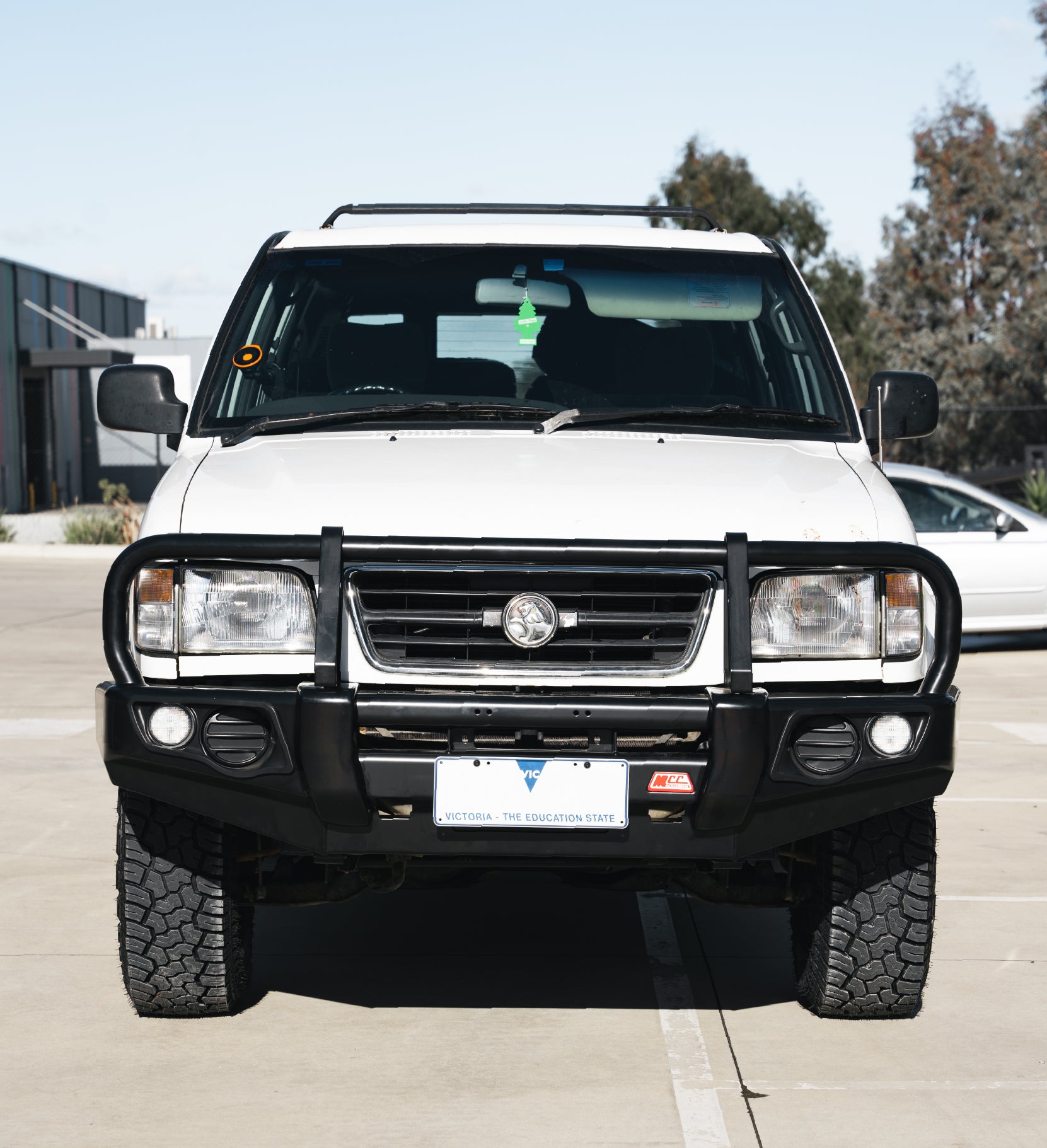 Holden jackaroo bullbar store
