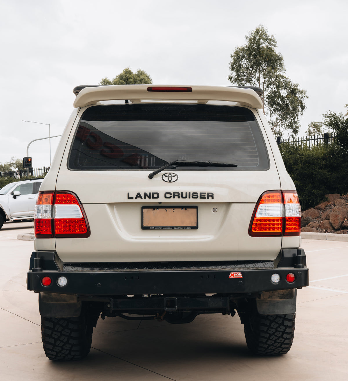 Land Cruiser 100/105 series 1998-2007 022-02 Rear Wheel Carrier Bar On ...