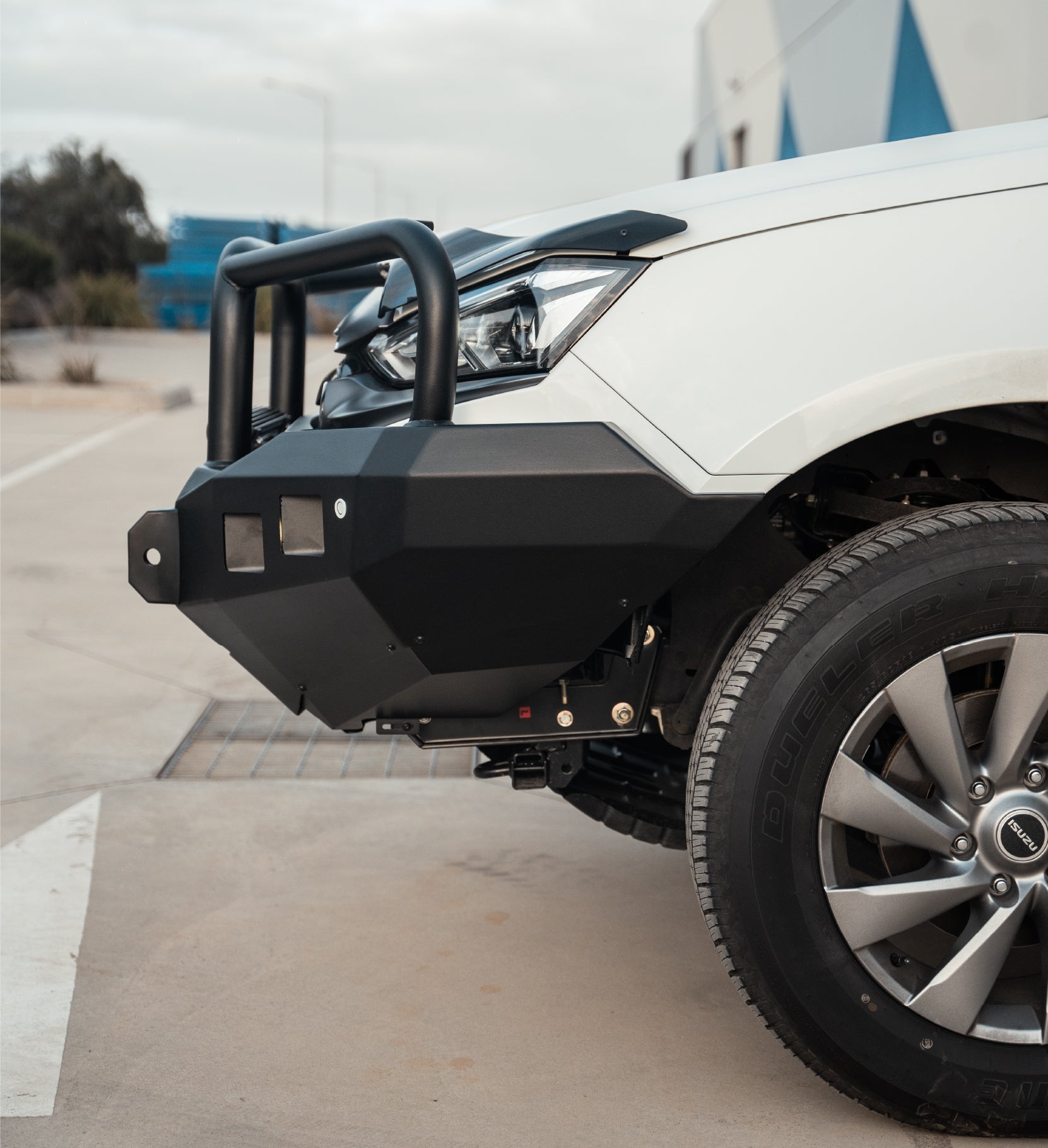 MUX Gen 3 2020-On 078-02SQ Rocker Bull Bar Triple Loops Package - SKU ...