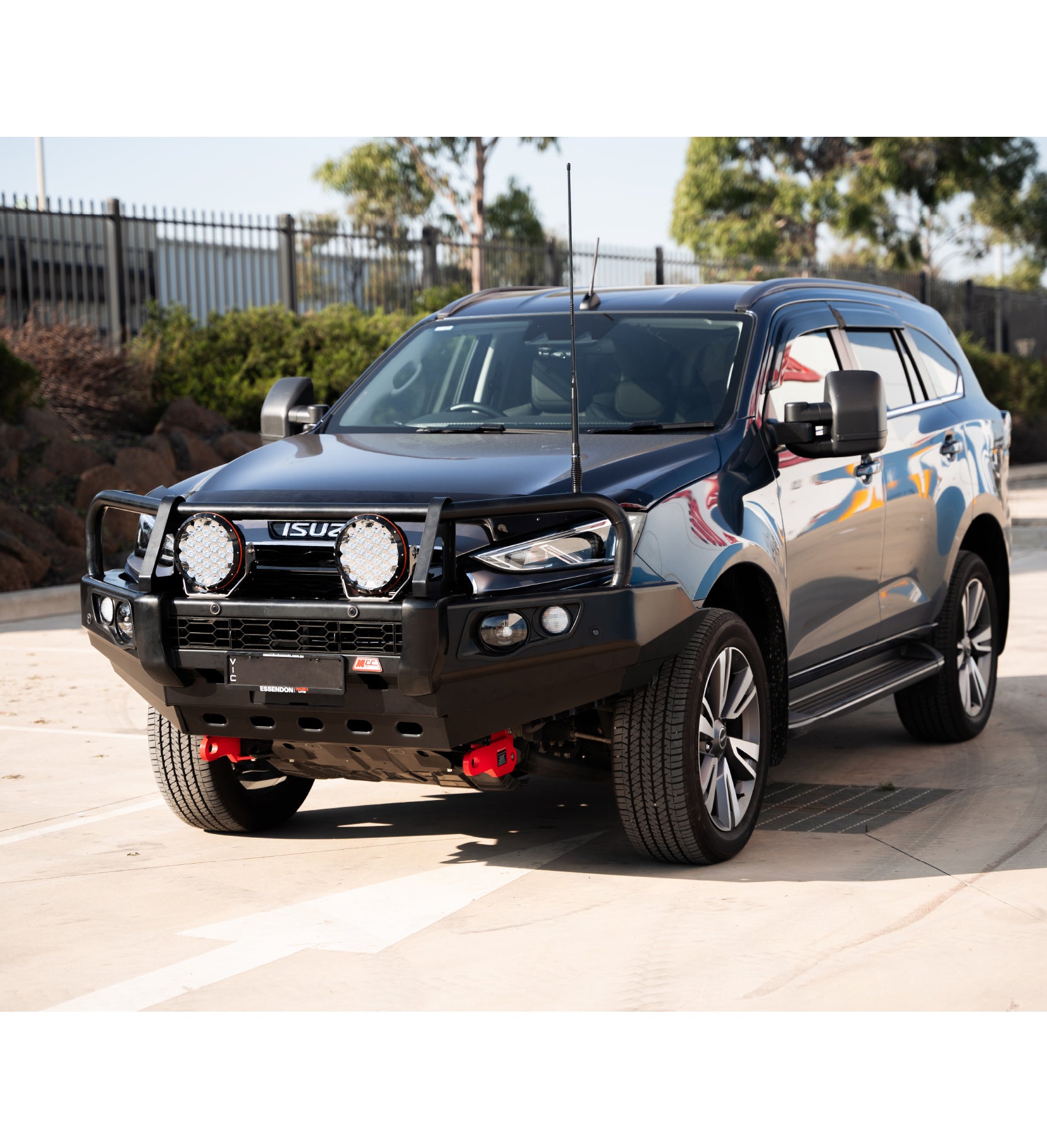 MUX Gen 3 2020-On Falcon Bull Bar Black A-Frame Package (LED Foglight ...