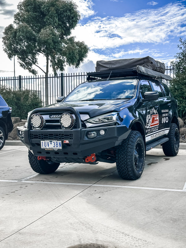 MUX Gen 3 2020-On 707-01 Falcon Bull Bar Single Black Loop Package (No ...