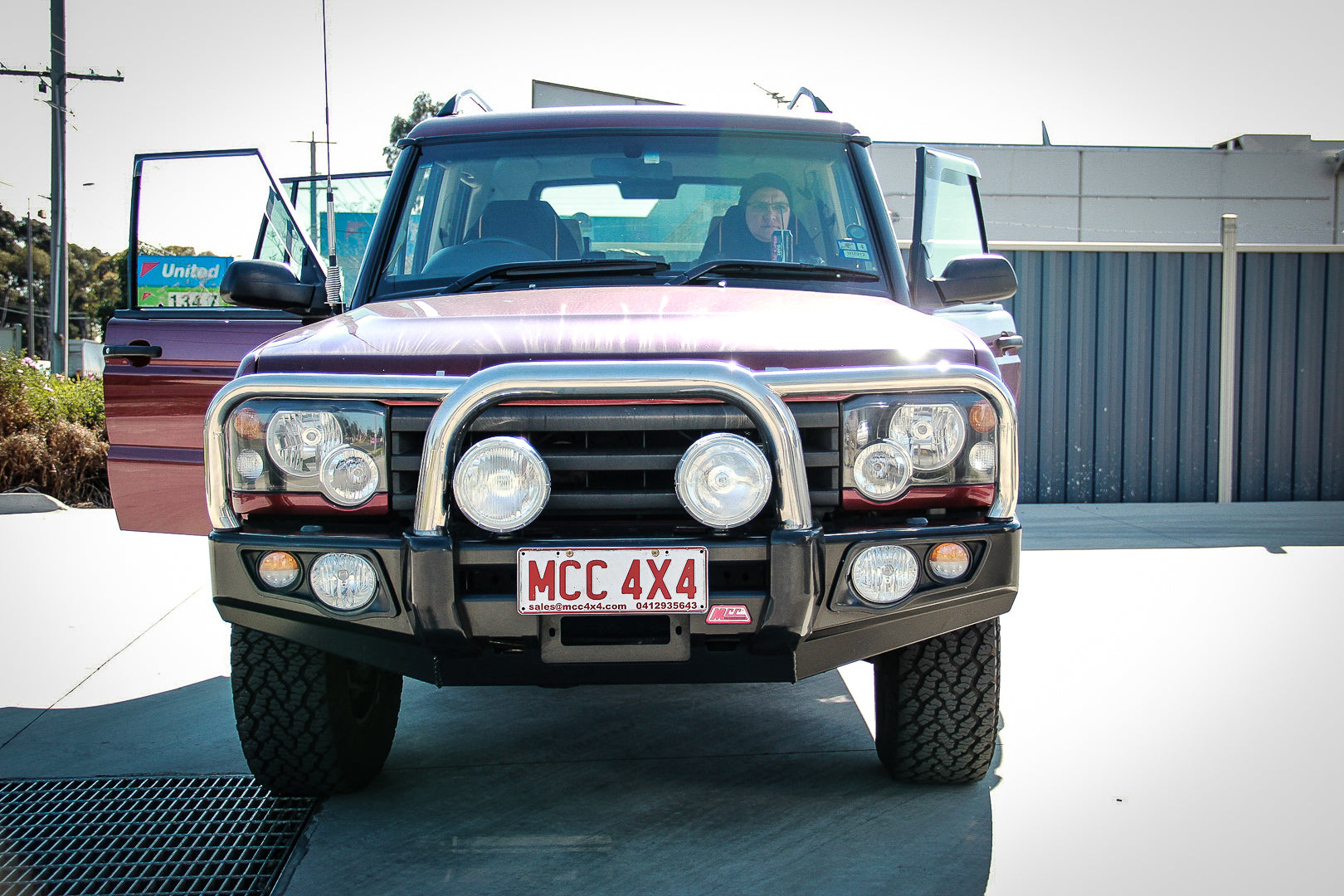 Discovery 1 & 2 1989-2004 707-01 Falcon Bull Bar Triple Stainless Loop ...