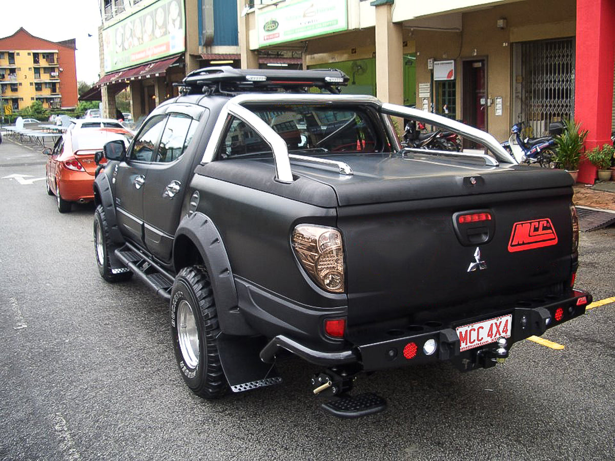 Triton ML 2006-2009 022-03 Jack Rear Bar with Light Kit Package - SKU ...