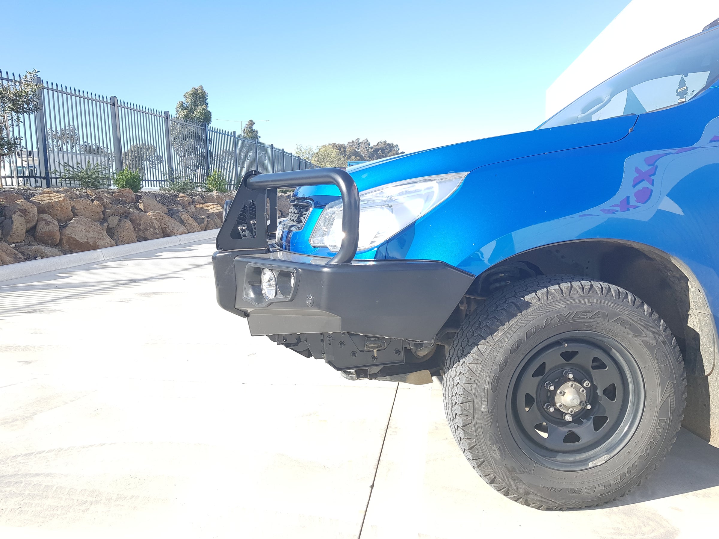 Colorado RG Colorado 7 2012-2016 707-02 Falcon Bull Bar Black A-Frame ...