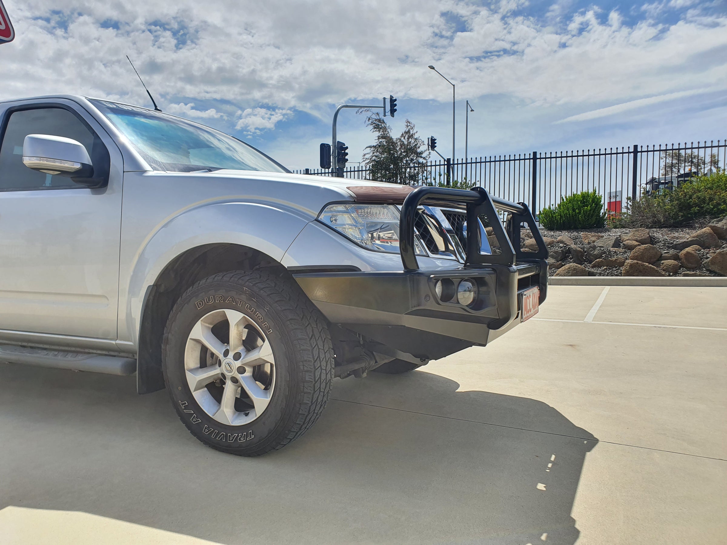 Navara D40 2005-2010 707-02 Falcon Bull Bar Black A-Frame Package (LED ...