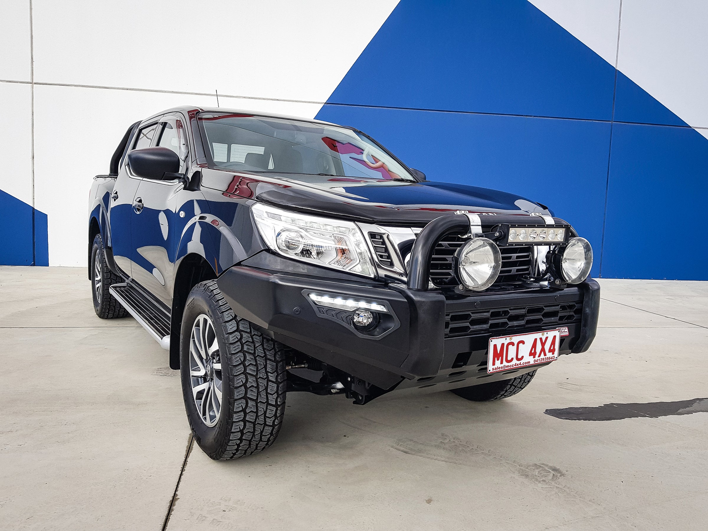 Navara NP300 2015-2020 808-01 Phoenix Bull Bar Single Black Loop Packa ...