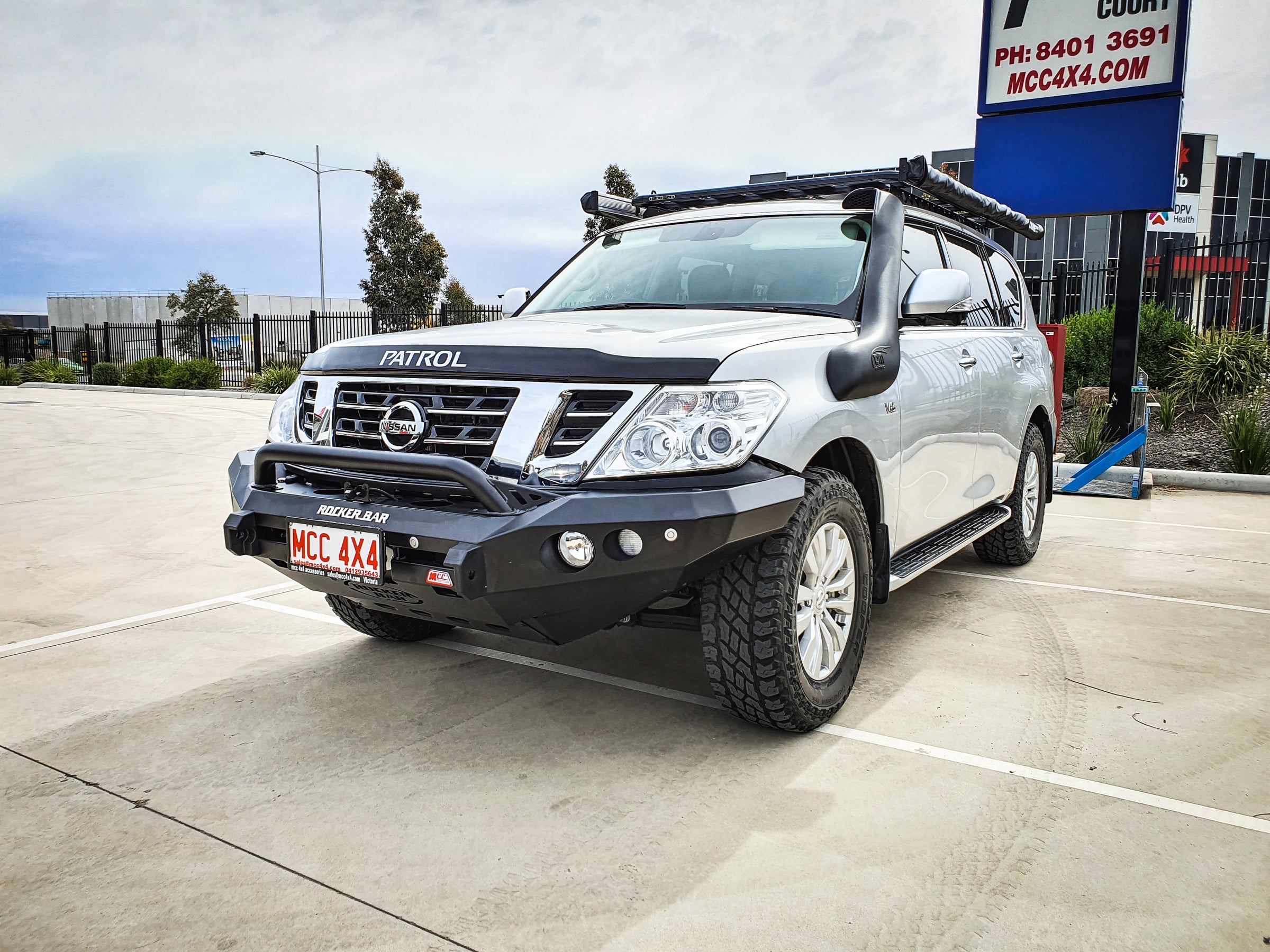 Patrol Y62 2012-2017 078-01SQL Rocker Bull Bar Single Low Loop Package ...