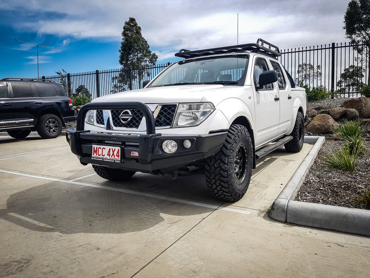 Navara D40 2011-2015 707-01 Falcon Bull Bar Single Black Loop Package ...