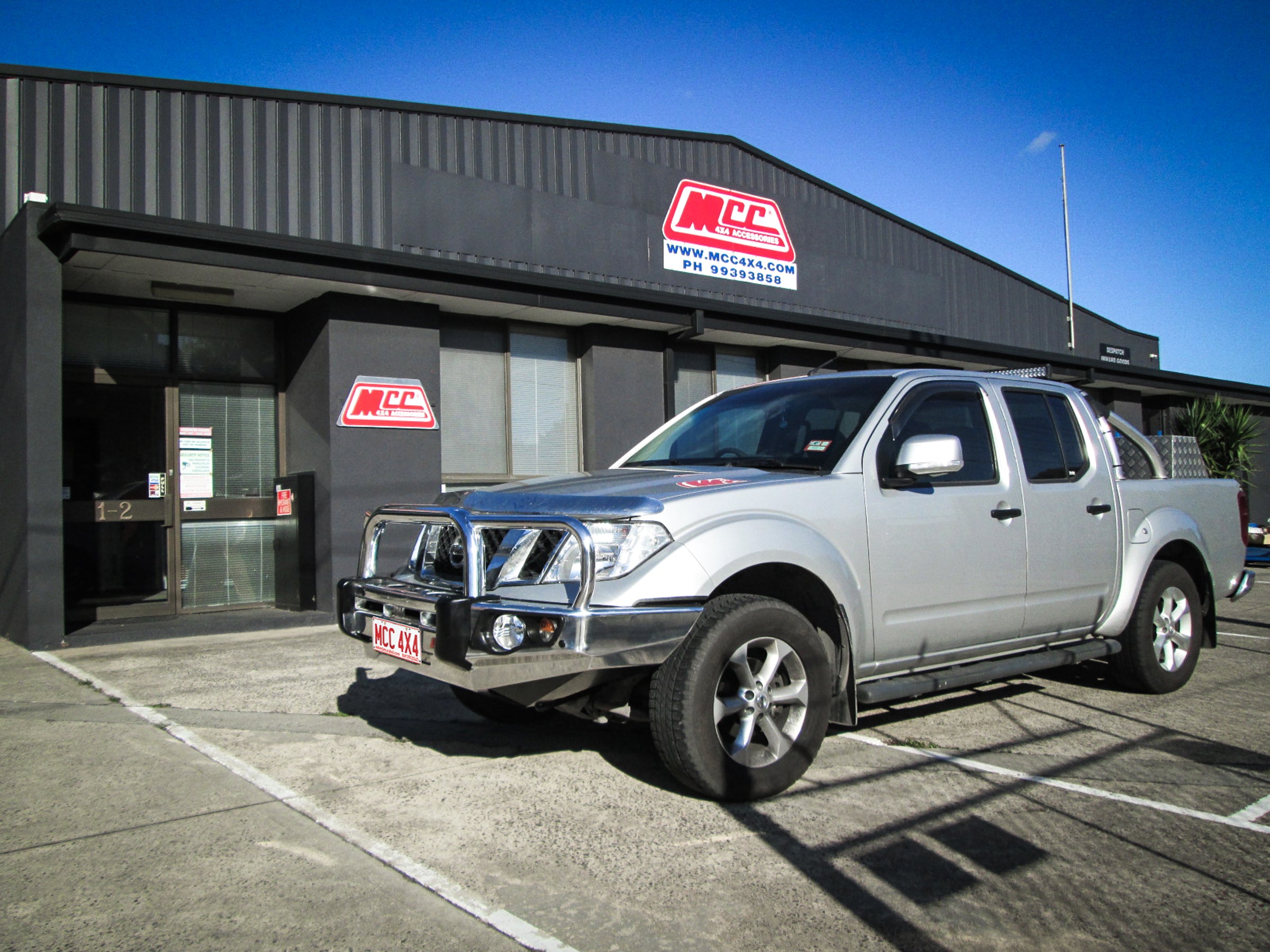 Navara D40 2005-2010 707-01A Alloy Falcon Bull Bar Triple Loops Packag ...