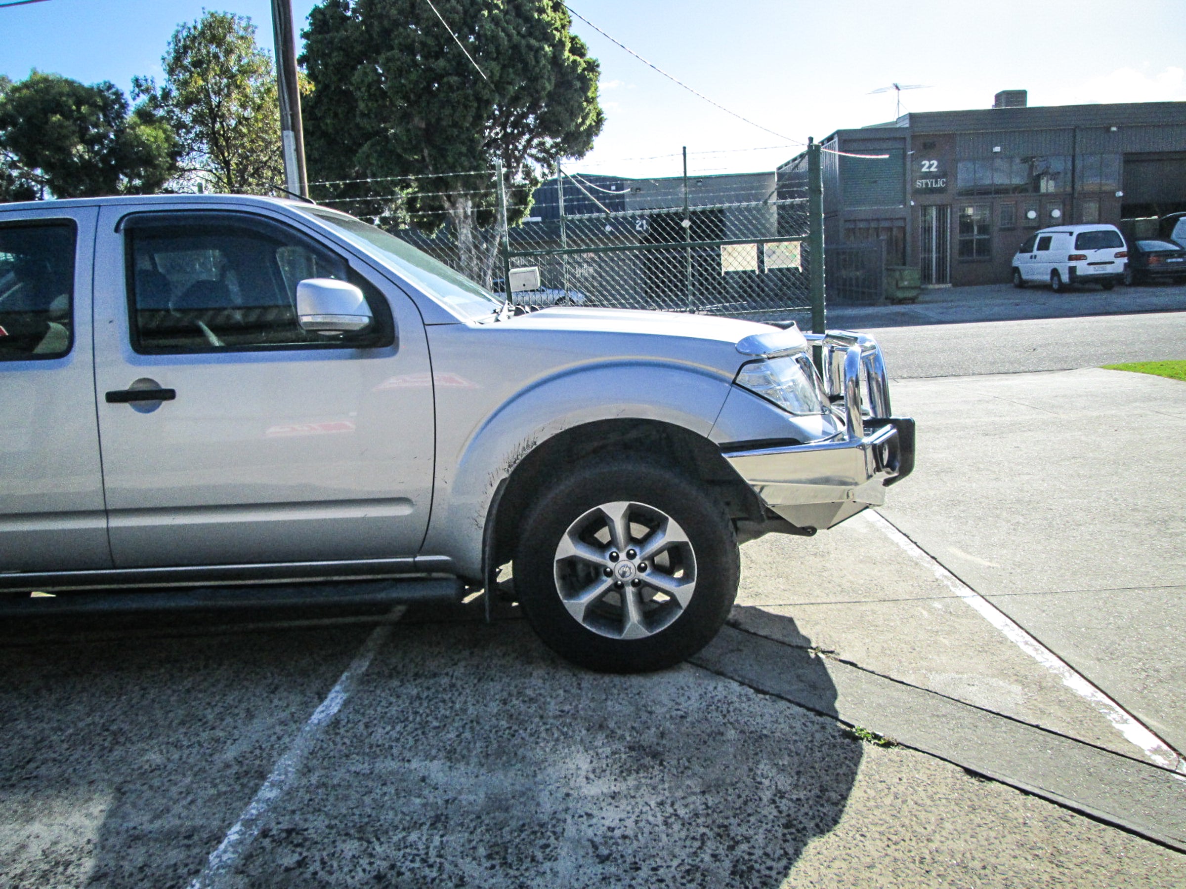 Navara D40 2005-2010 707-01A Alloy Falcon Bull Bar Triple Loops Packag ...