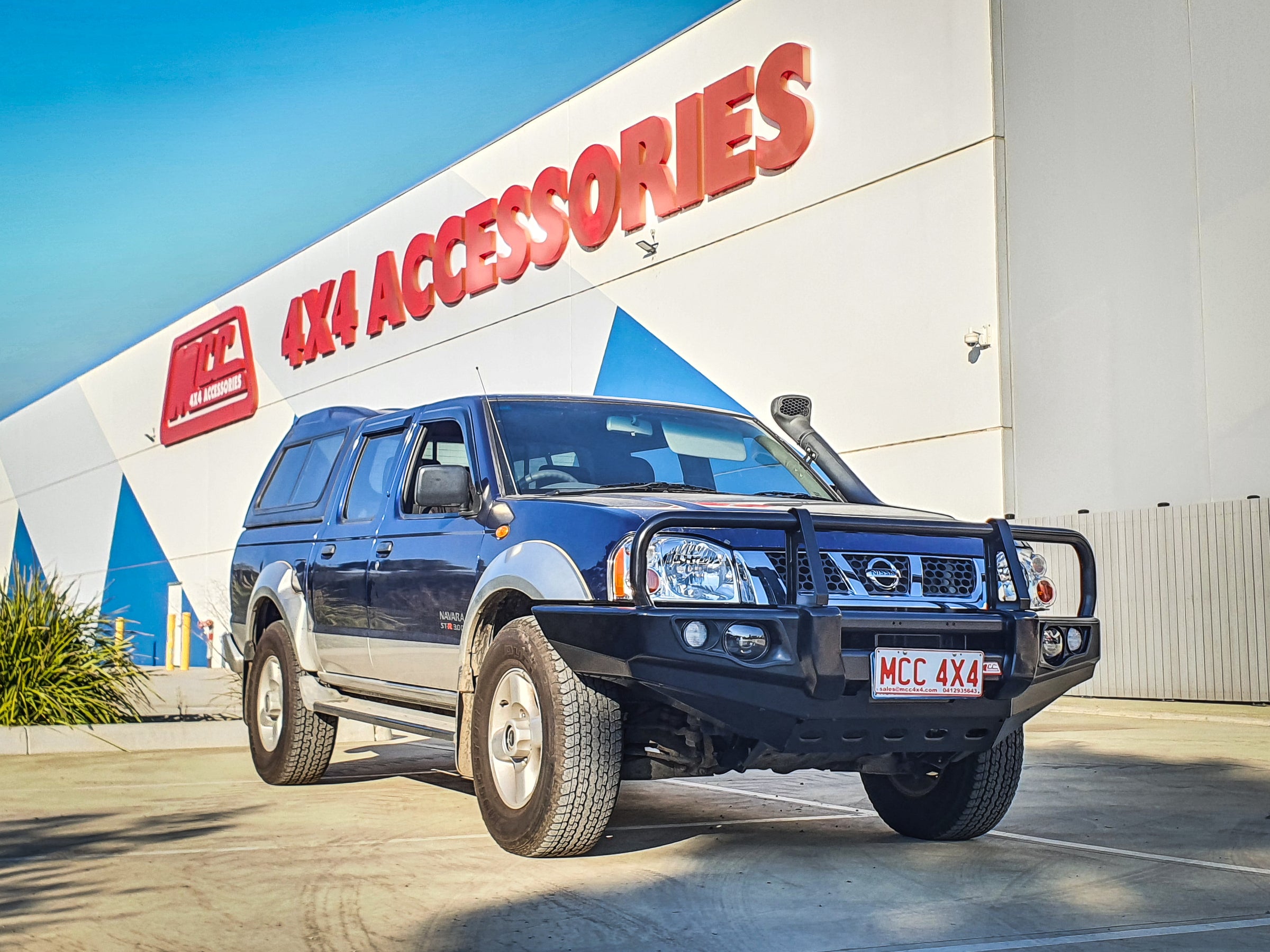 Navara D22 1997-2015 707-02 Falcon Bull Bar Black A-Frame Package (No ...