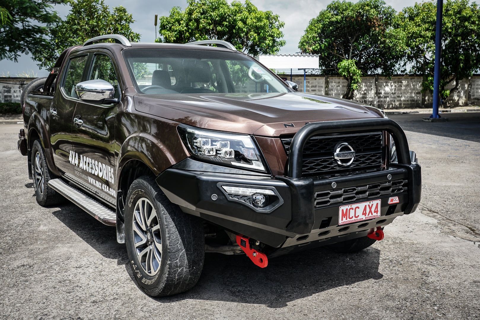 Navara Np300 2021-Present - 808-01 Phoenix Bull Bar Single Black Loop ...