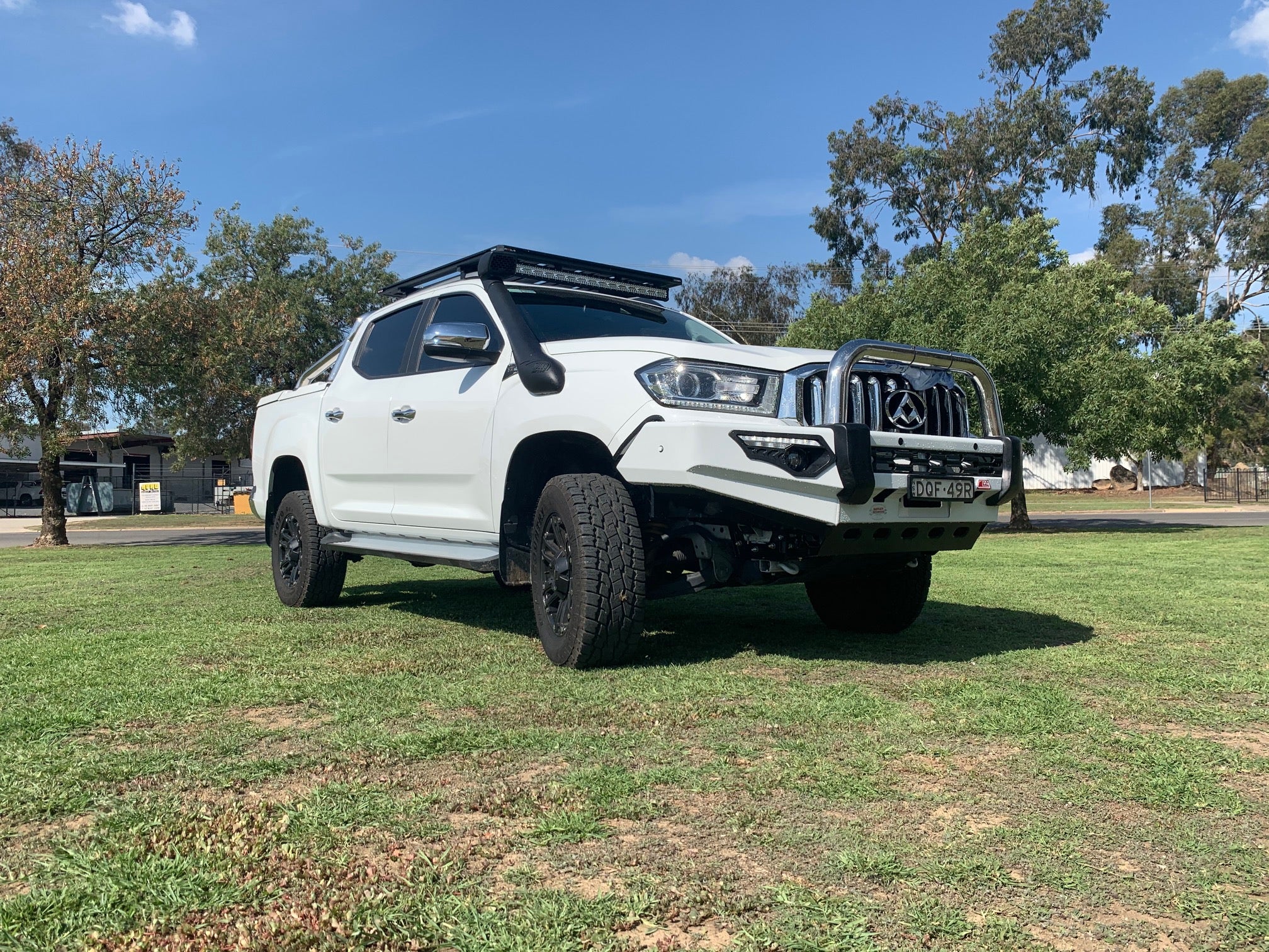 LDV T60 2018-2021 808-01 Phoenix Bull Bar Single Stainless Loop Packag ...
