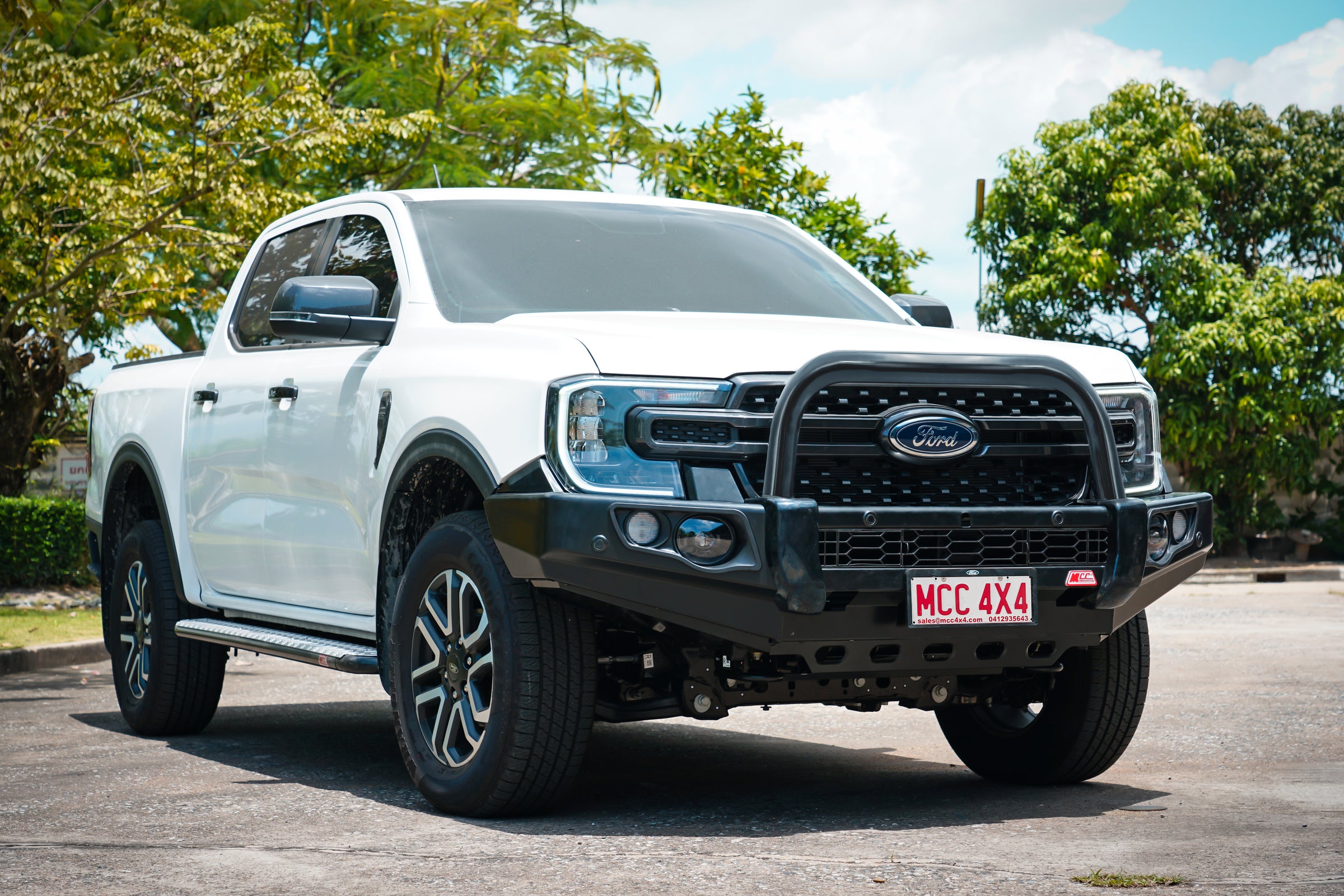 Next-Gen Ranger/Everest 2022-On - 707-01 Falcon Bull Bar Single Black ...