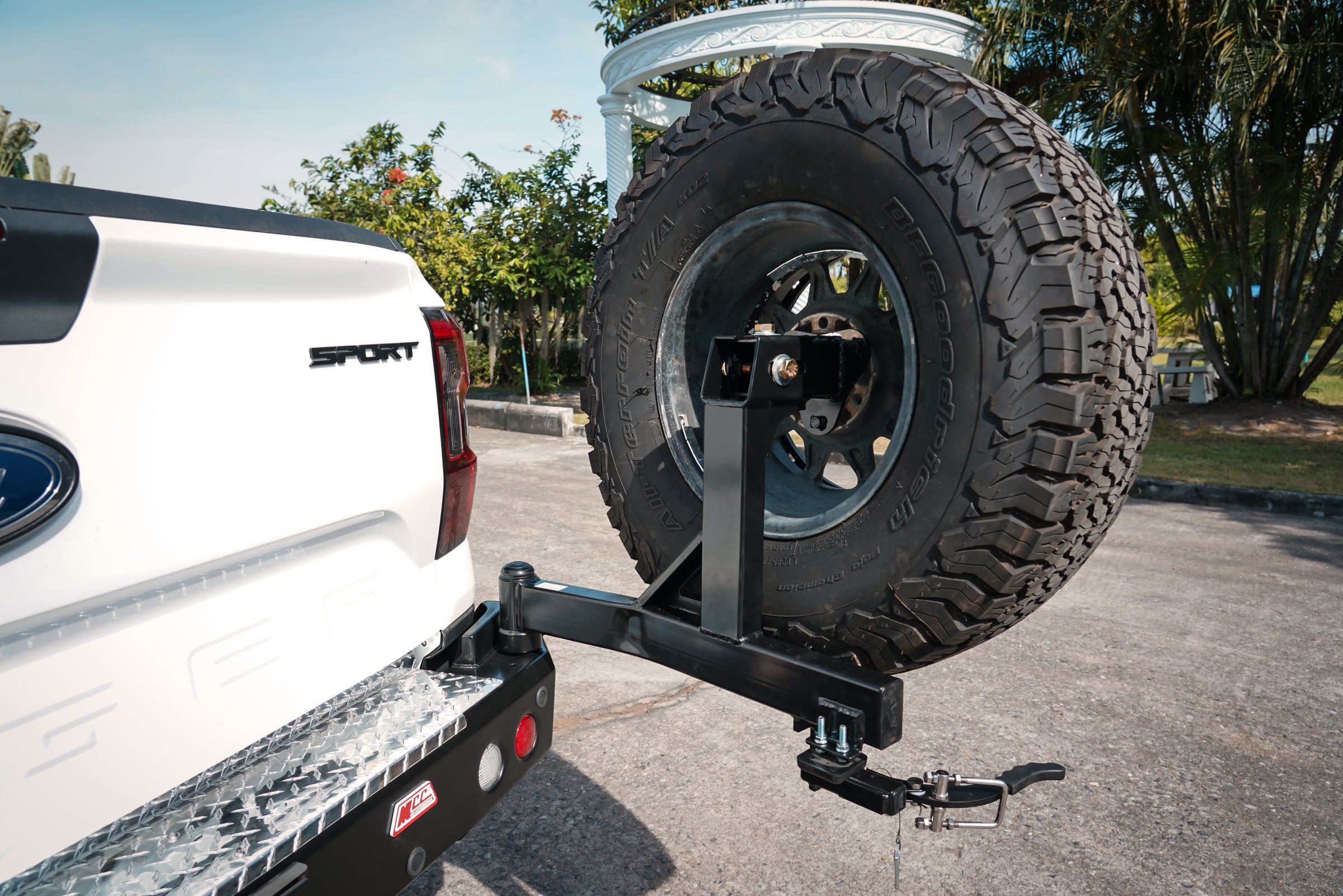 New Ranger 2022-On - 022-02 Rear Wheel Carrier Single Jerry Can Holder ...
