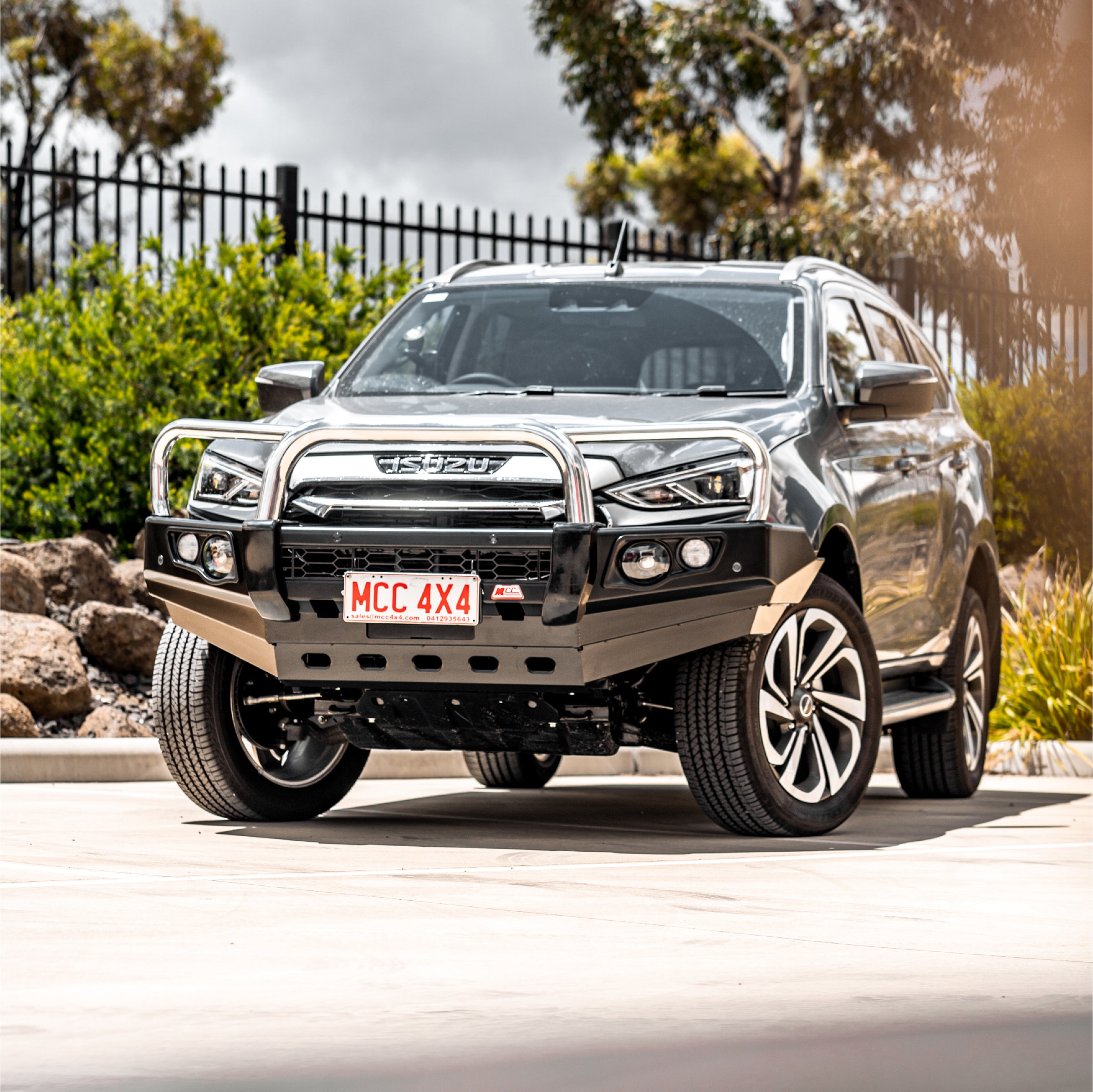 MUX Gen 3 2020-On 707-01 Falcon Bull Bar Triple Stainless Loops Packag ...